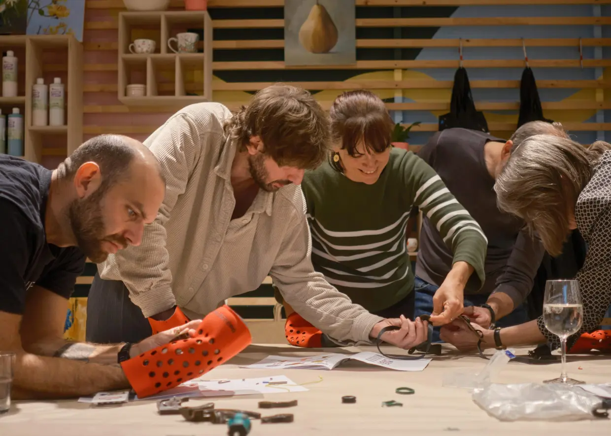 Constructing prosthetic hands - a meaningful team event full of fun
